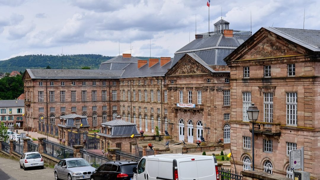 Saverne - Besuchen Sie die Sehenswürdigkeiten und den Yachthafen ...